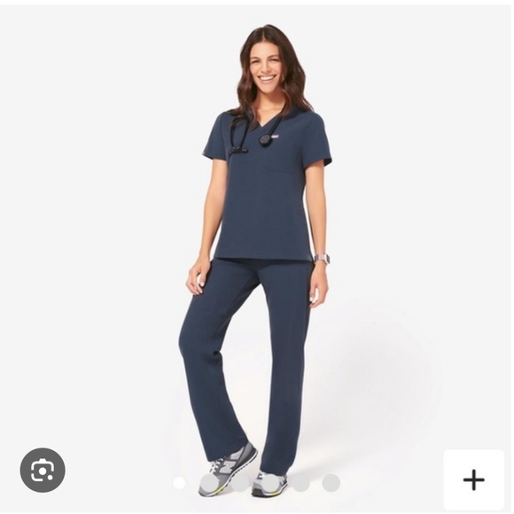 Figs | Tops | Figs The Cargo Set | Poshmark